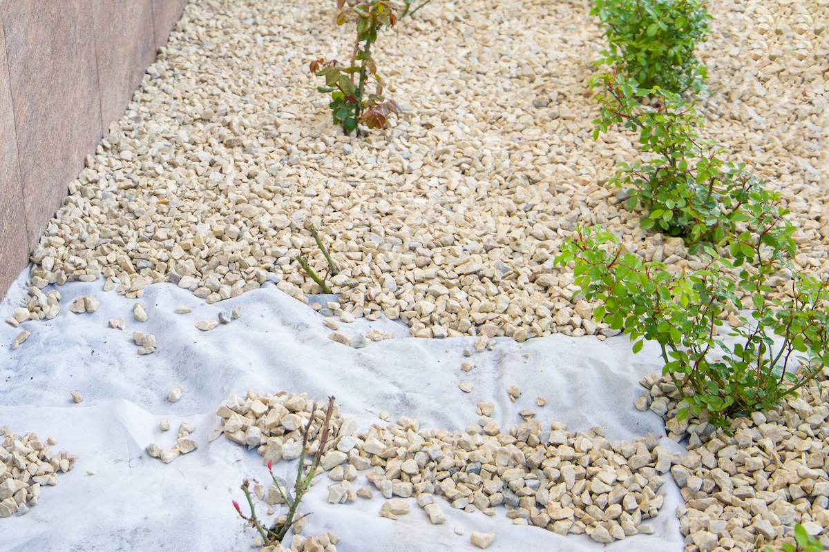 White Gravey and pebbles | Bray Topsoil & Gravel