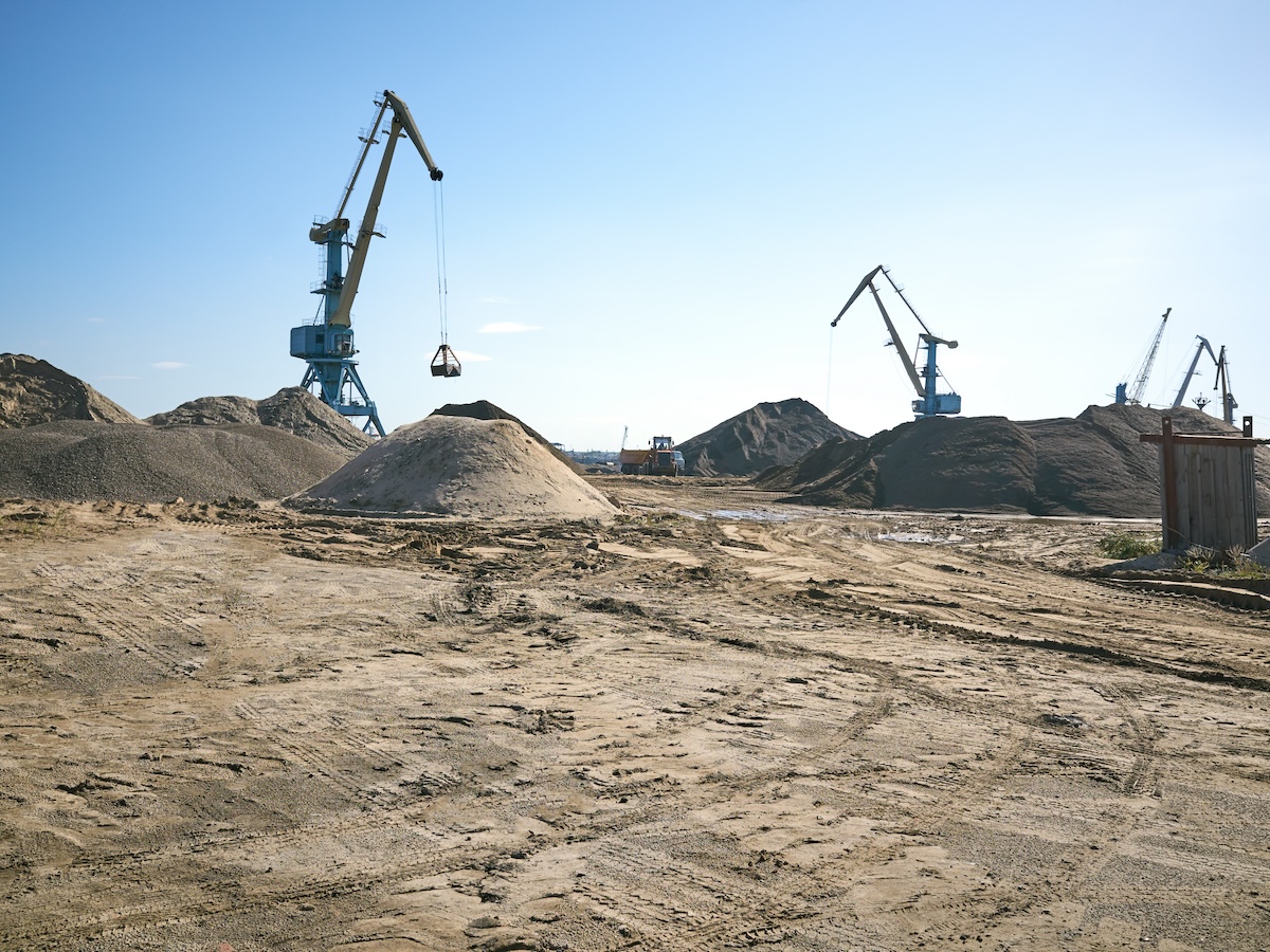 Bulk gravel and sand with crane | Bray Topsoil & Gravel
